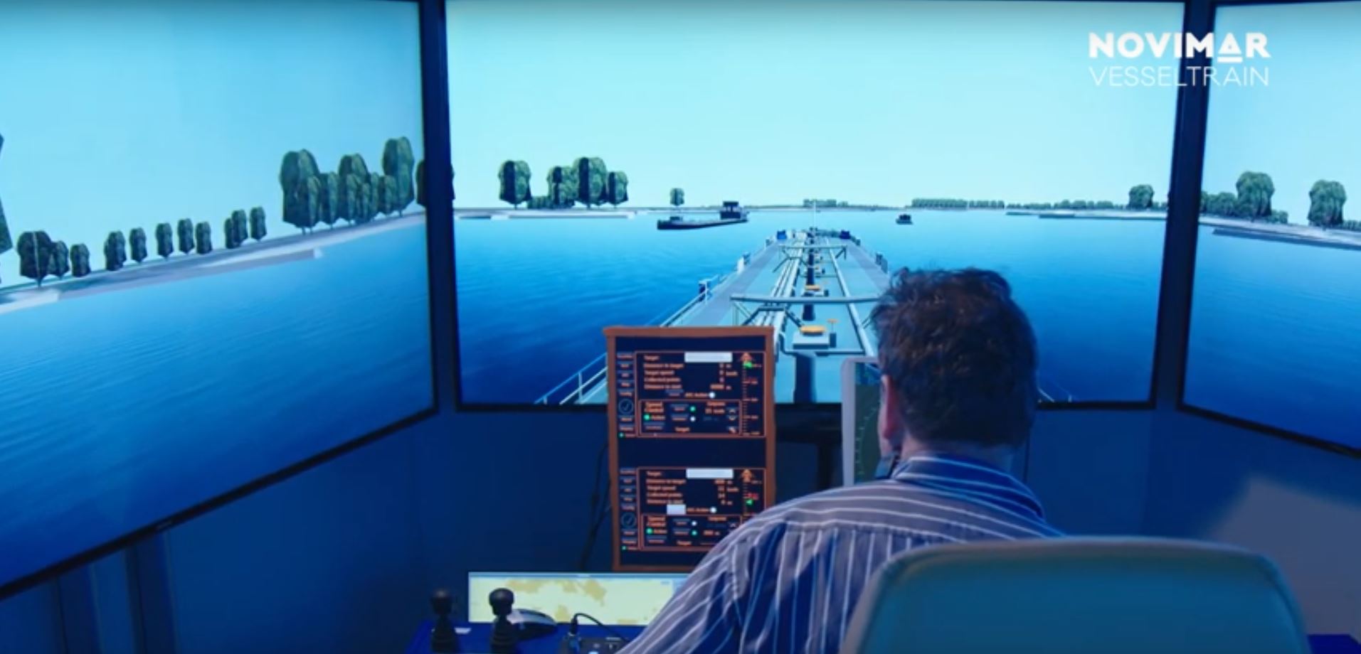 Visiting Marin at the bridge simulation of the Vessel Train - Novimar